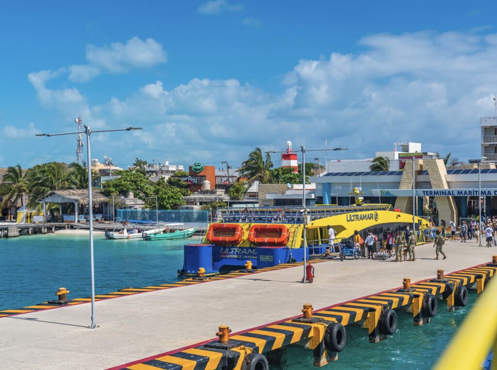 Cómo tomar el ferry correcto de Cancún a Isla Mujeres: Guía de costos ...